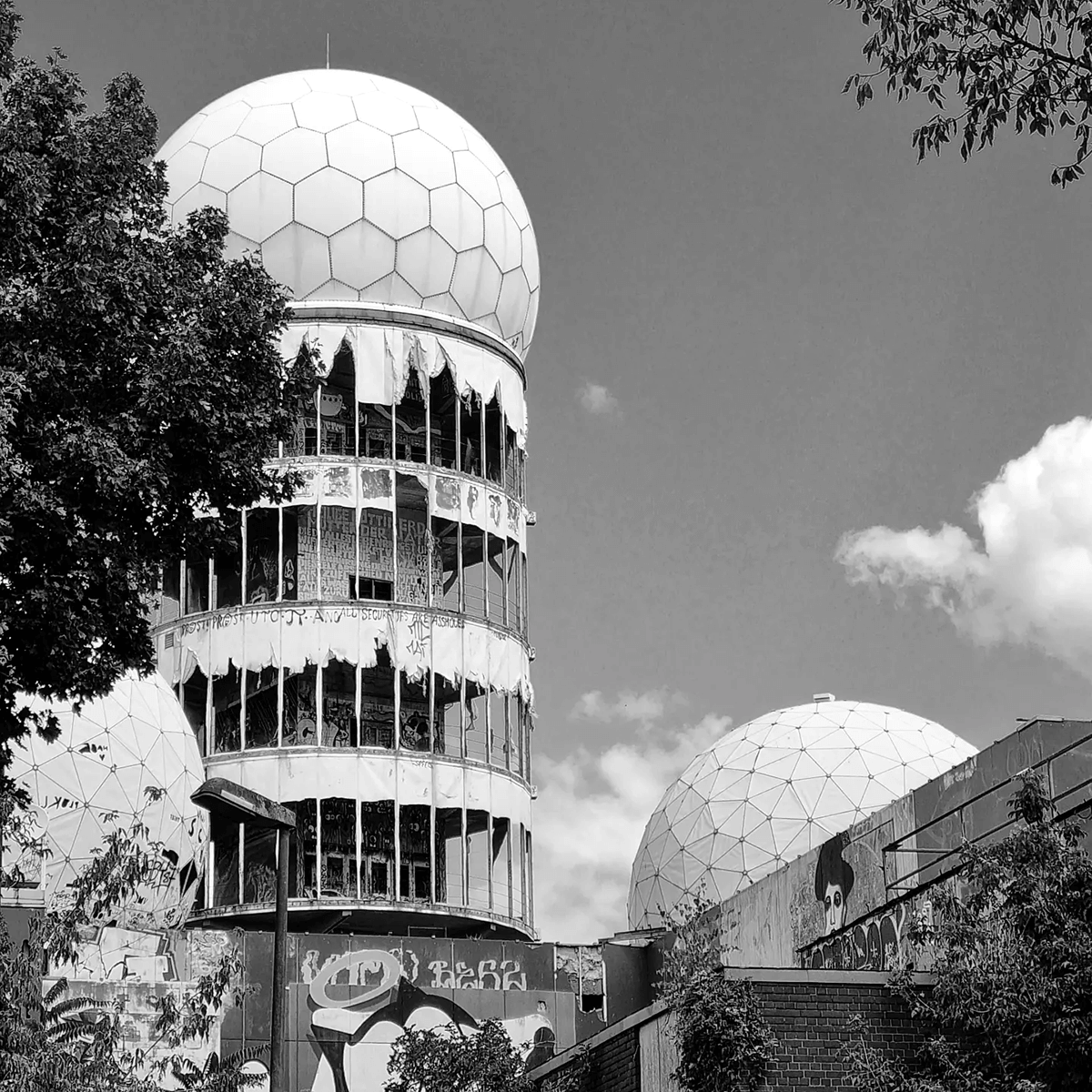 Teufelsberg – dawna stacja szpiegowska w Berlinie – Notatki fotograficzne